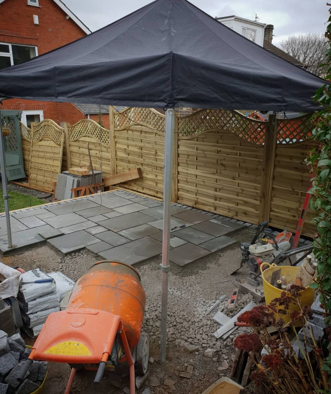 Gala Tent products in building and outdoor labour